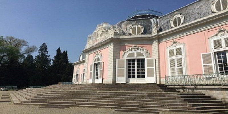 Düsseldorfer Rheinbogen | Gottesdienst am Benrather Schloss zur ...